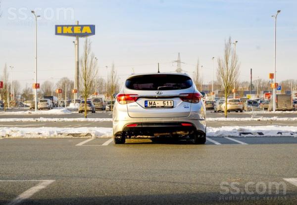 Grey Hyundai i40 2013 in Riga, with an engine capacity of 1.70 L and mileage of 278 thousand km for 4390 €, photo 7 on AUTOMOTO.COM.LV