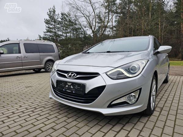 Grey Hyundai i40 2013 in Ukmerge, with an engine capacity of 1.70 L and mileage of 220 thousand km for 5690 €, photo 9 on AUTOMOTO.COM.LV