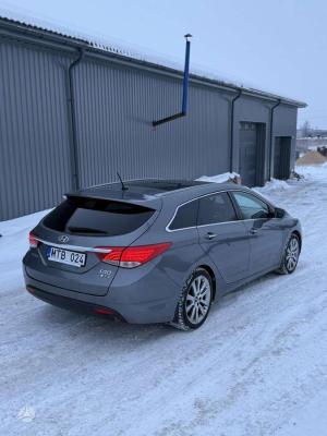 Pelēks Hyundai i40 2013 Plungė, ar dzinēja tilpumu 2.00 L un nobraukumu 300 tūkst. km par 4000 €, foto  vietnē AUTOMOTO.COM.LV