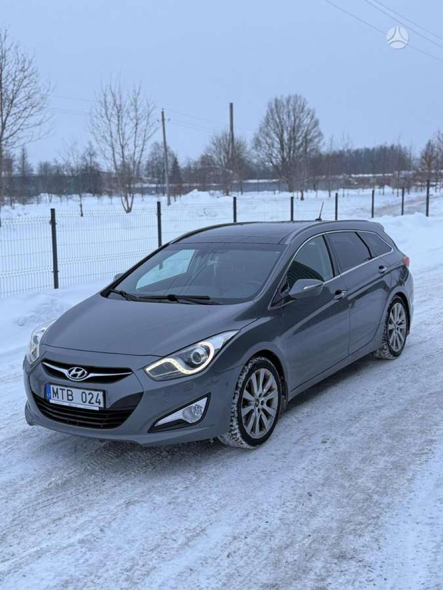 Pelēks Hyundai i40 2013 Plungė, ar dzinēja tilpumu 2.00 L un nobraukumu 300 tūkst. km par 4000 €, foto 2 vietnē AUTOMOTO.COM.LV