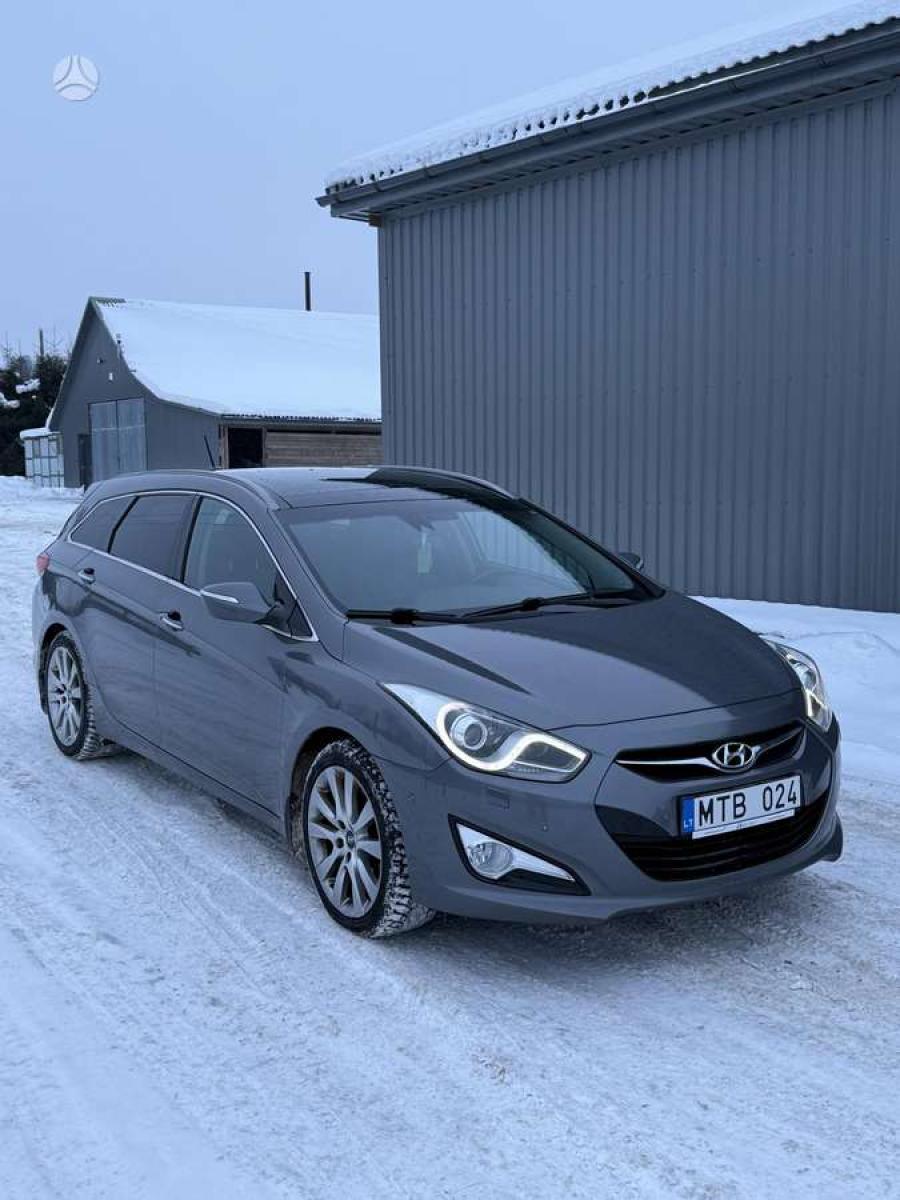 Pelēks Hyundai i40 2013 Plungė, ar dzinēja tilpumu 2.00 L un nobraukumu 300 tūkst. km par 4000 €, foto 3 vietnē AUTOMOTO.COM.LV