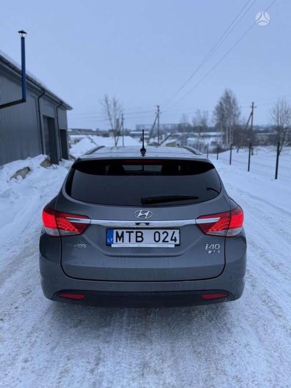 Pelēks Hyundai i40 2013 Plungė, ar dzinēja tilpumu 2.00 L un nobraukumu 300 tūkst. km par 4000 €, foto 4 vietnē AUTOMOTO.COM.LV