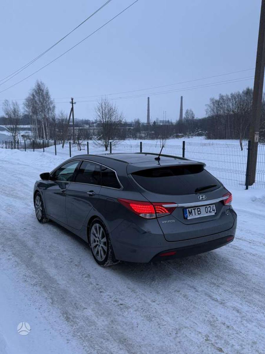 Pelēks Hyundai i40 2013 Plungė, ar dzinēja tilpumu 2.00 L un nobraukumu 300 tūkst. km par 4000 €, foto 8 vietnē AUTOMOTO.COM.LV