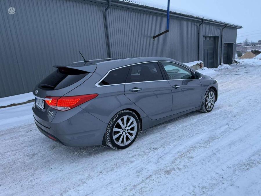 Pelēks Hyundai i40 2013 Plungė, ar dzinēja tilpumu 2.00 L un nobraukumu 300 tūkst. km par 4000 €, foto 11 vietnē AUTOMOTO.COM.LV