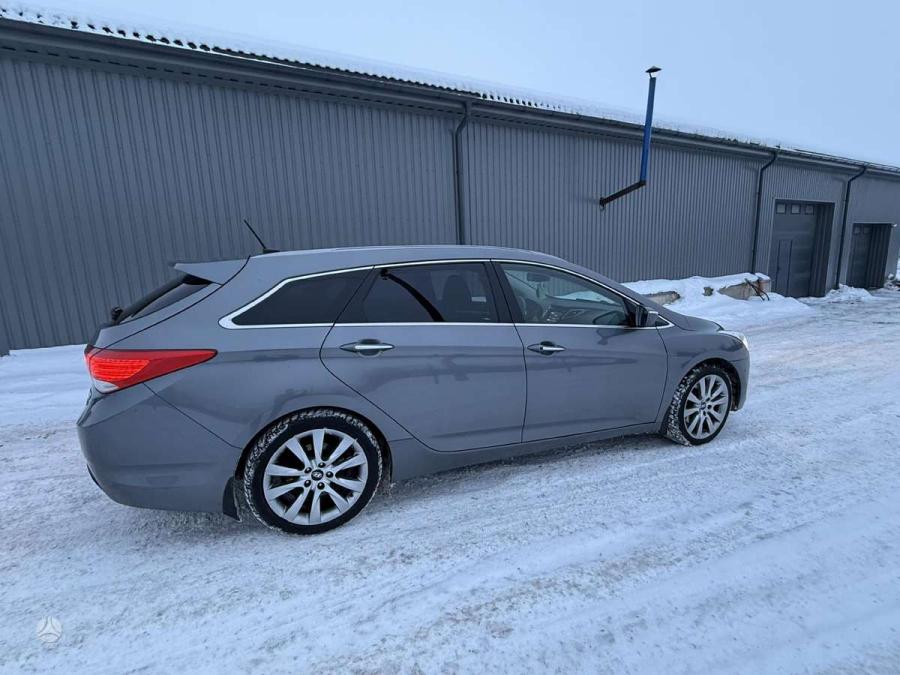 Pelēks Hyundai i40 2013 Plungė, ar dzinēja tilpumu 2.00 L un nobraukumu 300 tūkst. km par 4000 €, foto 14 vietnē AUTOMOTO.COM.LV