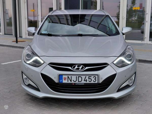 Grey Hyundai i40 2013 in Vilnius, with an engine capacity of 1.69 L and mileage of 267 thousand km for 5000 €, photo 2 on AUTOMOTO.COM.LV