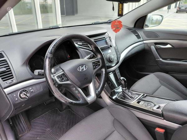 Grey Hyundai i40 2013 in Vilnius, with an engine capacity of 1.69 L and mileage of 267 thousand km for 5000 €, photo 7 on AUTOMOTO.COM.LV