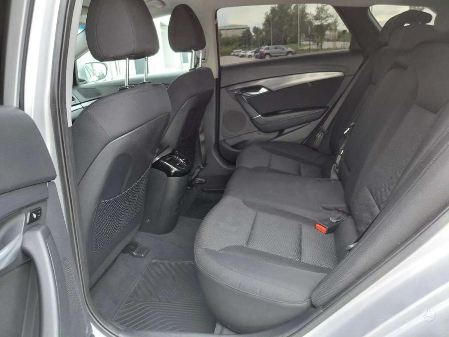 Grey Hyundai i40 2013 in Vilnius, with an engine capacity of 1.69 L and mileage of 267 thousand km for 5000 €, photo 9 on AUTOMOTO.COM.LV