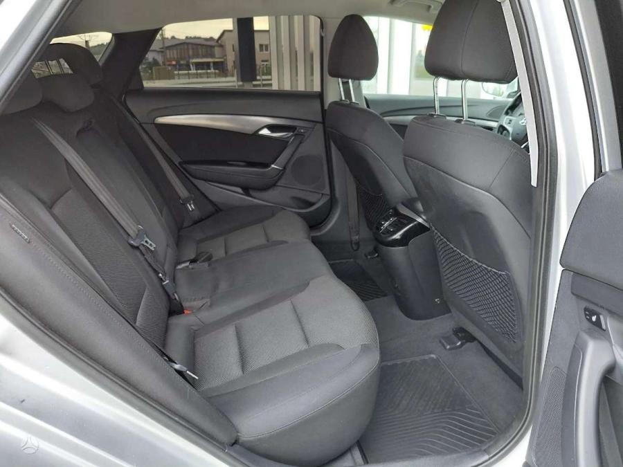Grey Hyundai i40 2013 in Vilnius, with an engine capacity of 1.69 L and mileage of 267 thousand km for 5000 €, photo 10 on AUTOMOTO.COM.LV
