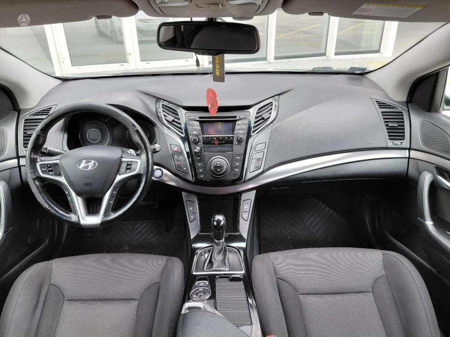 Grey Hyundai i40 2013 in Vilnius, with an engine capacity of 1.69 L and mileage of 267 thousand km for 5000 €, photo 11 on AUTOMOTO.COM.LV