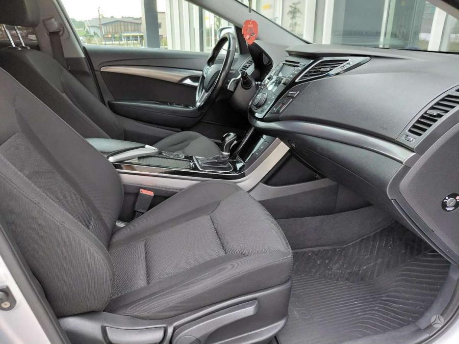 Grey Hyundai i40 2013 in Vilnius, with an engine capacity of 1.69 L and mileage of 267 thousand km for 5000 €, photo 12 on AUTOMOTO.COM.LV