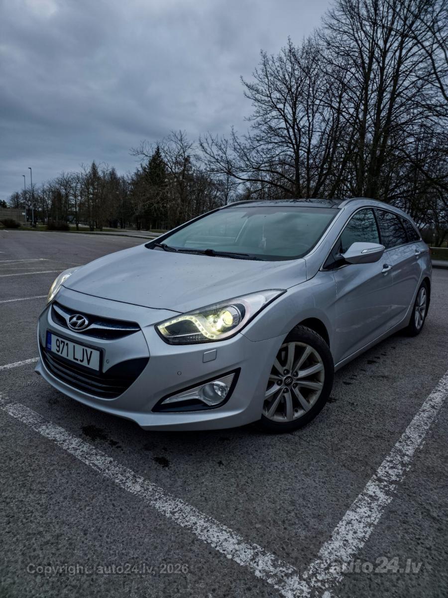 Pelēks Hyundai i40 2013 Tallina, ar dzinēja tilpumu 1.70 L un nobraukumu 160 tūkst. km par 6800 €, foto 1 vietnē AUTOMOTO.COM.LV