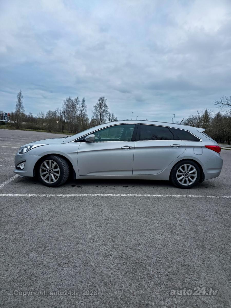 Pelēks Hyundai i40 2013 Tallina, ar dzinēja tilpumu 1.70 L un nobraukumu 160 tūkst. km par 6800 €, foto 5 vietnē AUTOMOTO.COM.LV
