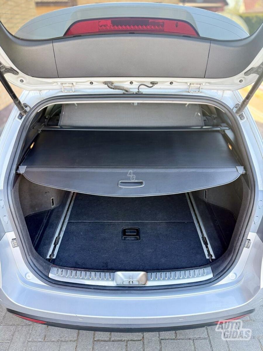 Grey Hyundai i40 2013 in Siauliai, with an engine capacity of 1.70 L and mileage of 176 thousand km for 5000 €, photo 13 on AUTOMOTO.COM.LV