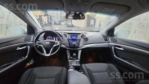 Pelēks Hyundai i40 2013 Rīga, ar dzinēja tilpumu 1.70 L un nobraukumu 444 tūkst. km par 4500 €, foto 4 vietnē AUTOMOTO.COM.LV
