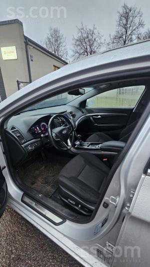 Pelēks Hyundai i40 2013 Rīga, ar dzinēja tilpumu 1.70 L un nobraukumu 444 tūkst. km par 4500 €, foto 7 vietnē AUTOMOTO.COM.LV