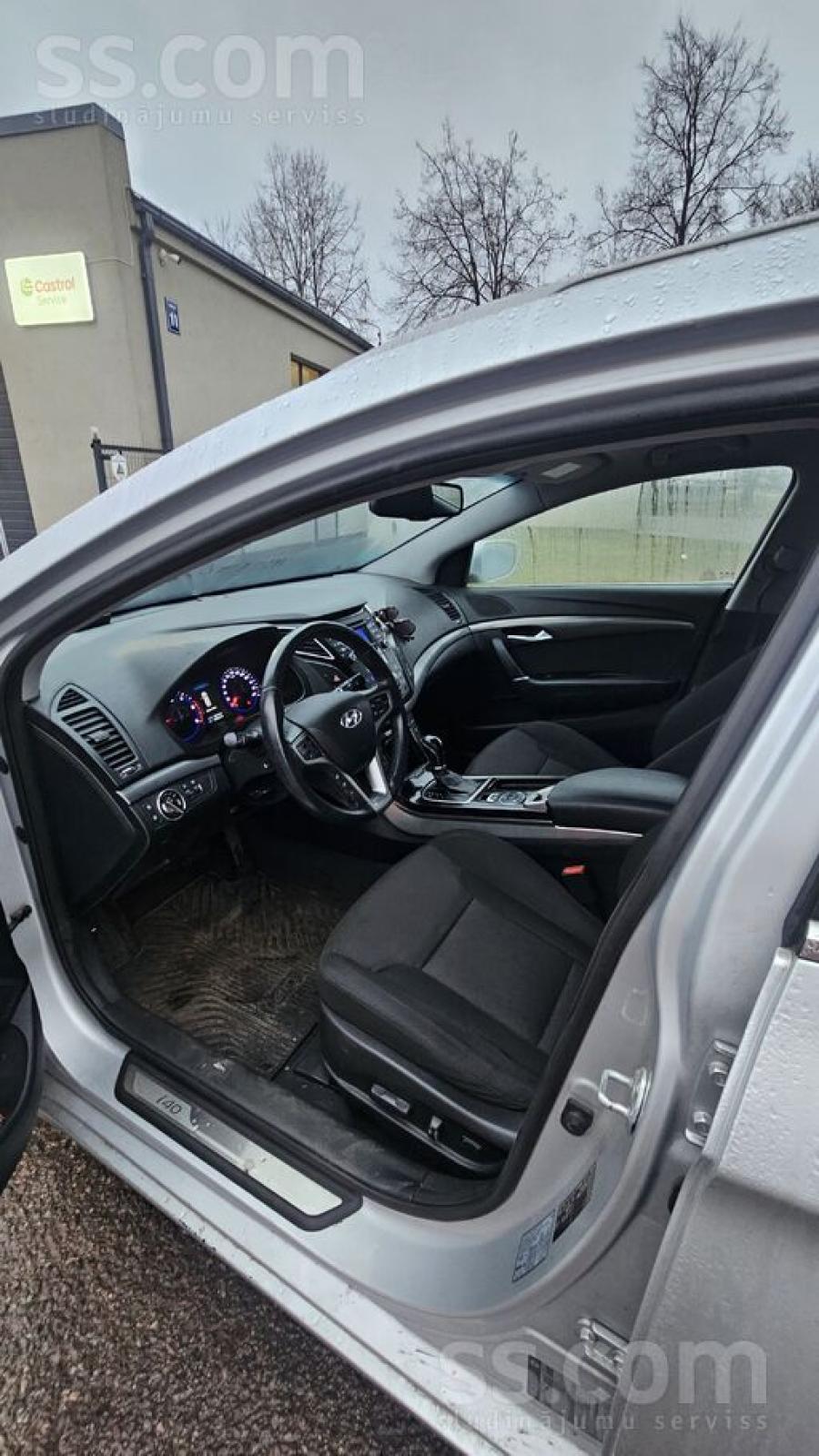 Pelēks Hyundai i40 2013 Rīga, ar dzinēja tilpumu 1.70 L un nobraukumu 444 tūkst. km par 4500 €, foto 7 vietnē AUTOMOTO.COM.LV
