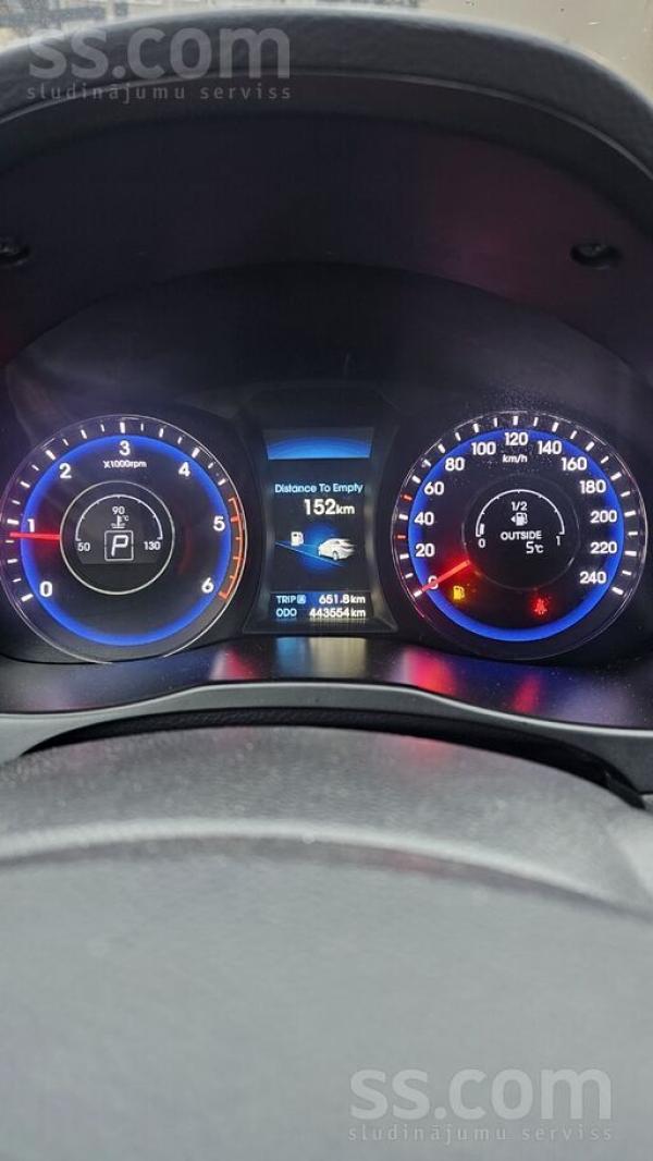 Pelēks Hyundai i40 2013 Rīga, ar dzinēja tilpumu 1.70 L un nobraukumu 444 tūkst. km par 4500 €, foto 7 vietnē AUTOMOTO.COM.LV