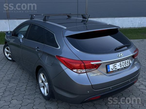 Grey Hyundai i40 2013 in Riga, with an engine capacity of 1.70 L and mileage of 224 thousand km for 3890 €, photo 7 on AUTOMOTO.COM.LV