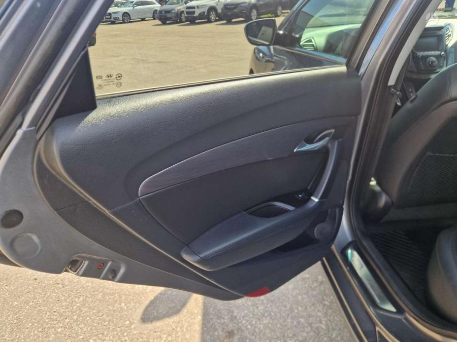 Grey Hyundai i40 2013 in Ukmerge, with an engine capacity of 1.69 L and mileage of 140 thousand km for 4550 €, photo 14 on AUTOMOTO.COM.LV