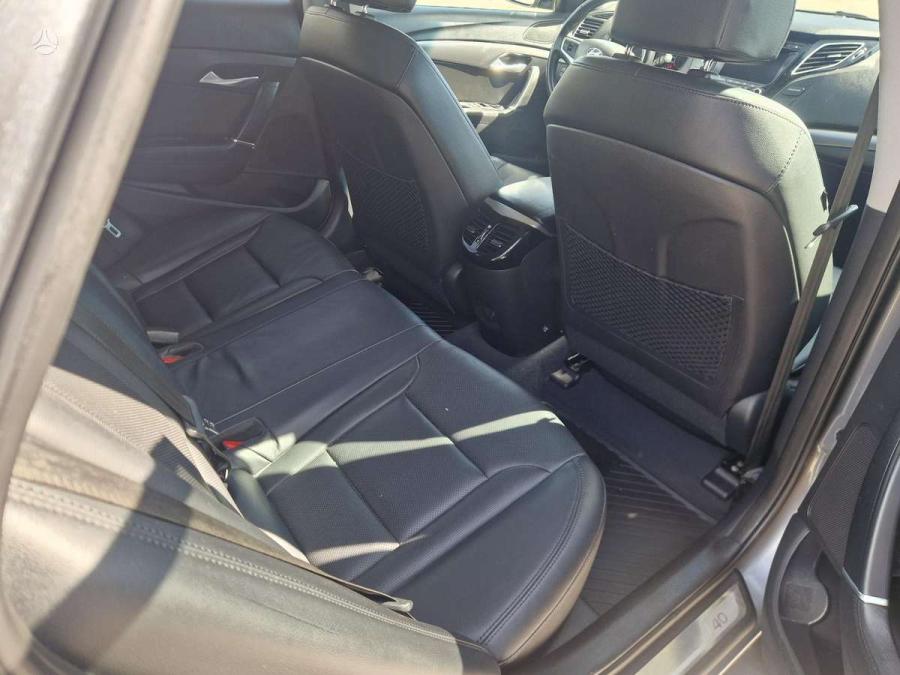 Grey Hyundai i40 2013 in Ukmerge, with an engine capacity of 1.69 L and mileage of 140 thousand km for 4550 €, photo 15 on AUTOMOTO.COM.LV
