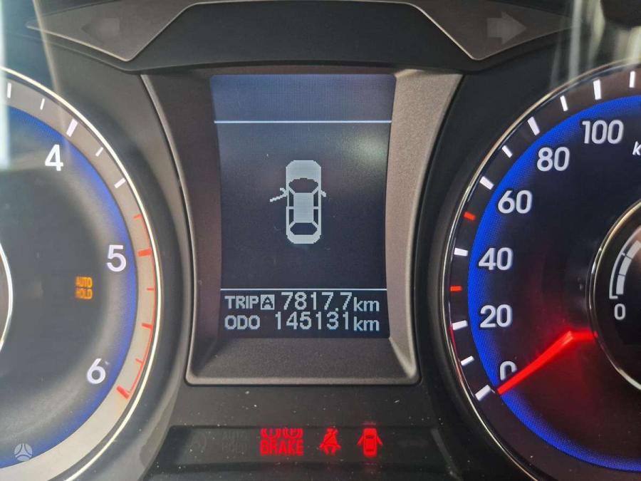 Grey Hyundai i40 2013 in Ukmerge, with an engine capacity of 1.69 L and mileage of 140 thousand km for 4550 €, photo 21 on AUTOMOTO.COM.LV