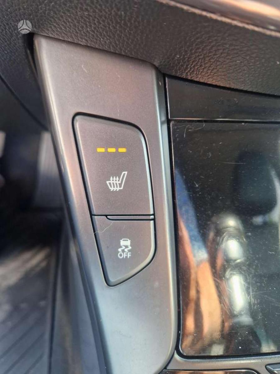 Grey Hyundai i40 2013 in Ukmerge, with an engine capacity of 1.69 L and mileage of 140 thousand km for 4550 €, photo 22 on AUTOMOTO.COM.LV