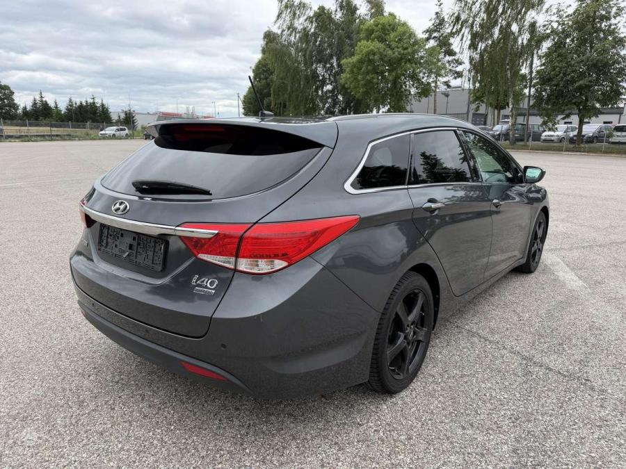 Pelēks Hyundai i40 2013 Marijampole, ar dzinēja tilpumu 1.70 L un nobraukumu 257 tūkst. km par 4950 €, foto 6 vietnē AUTOMOTO.COM.LV
