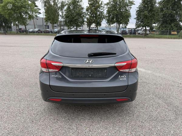 Pelēks Hyundai i40 2013 Marijampole, ar dzinēja tilpumu 1.70 L un nobraukumu 257 tūkst. km par 4950 €, foto 6 vietnē AUTOMOTO.COM.LV