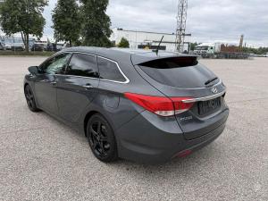 Pelēks Hyundai i40 2013 Marijampole, ar dzinēja tilpumu 1.70 L un nobraukumu 257 tūkst. km par 4950 €, foto 8 vietnē AUTOMOTO.COM.LV