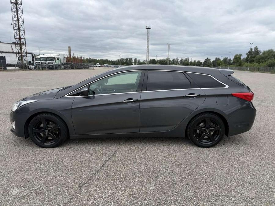 Pelēks Hyundai i40 2013 Marijampole, ar dzinēja tilpumu 1.70 L un nobraukumu 257 tūkst. km par 4950 €, foto 9 vietnē AUTOMOTO.COM.LV