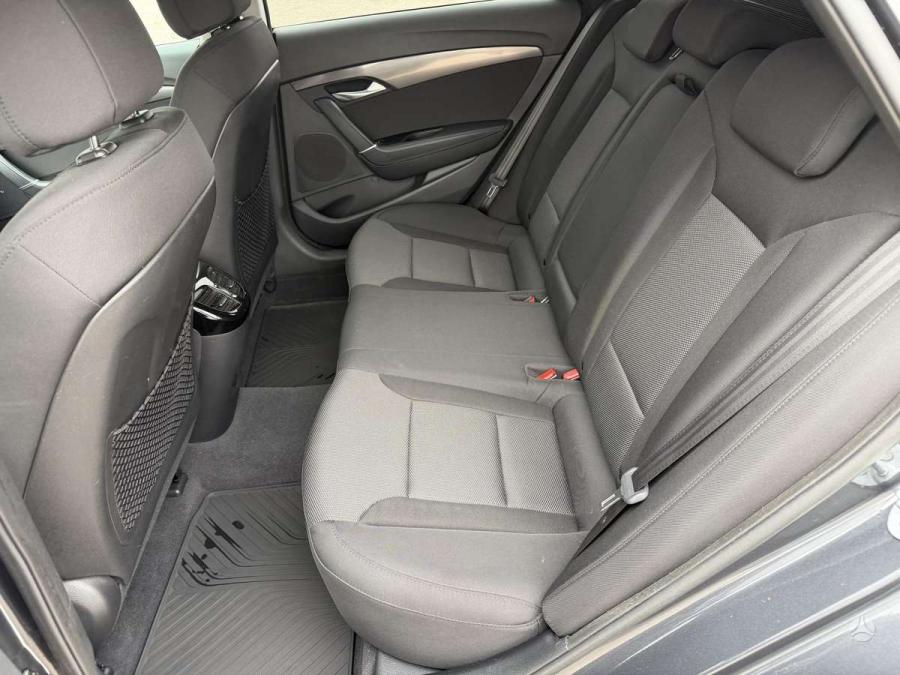 Pelēks Hyundai i40 2013 Marijampole, ar dzinēja tilpumu 1.70 L un nobraukumu 257 tūkst. km par 4950 €, foto 15 vietnē AUTOMOTO.COM.LV