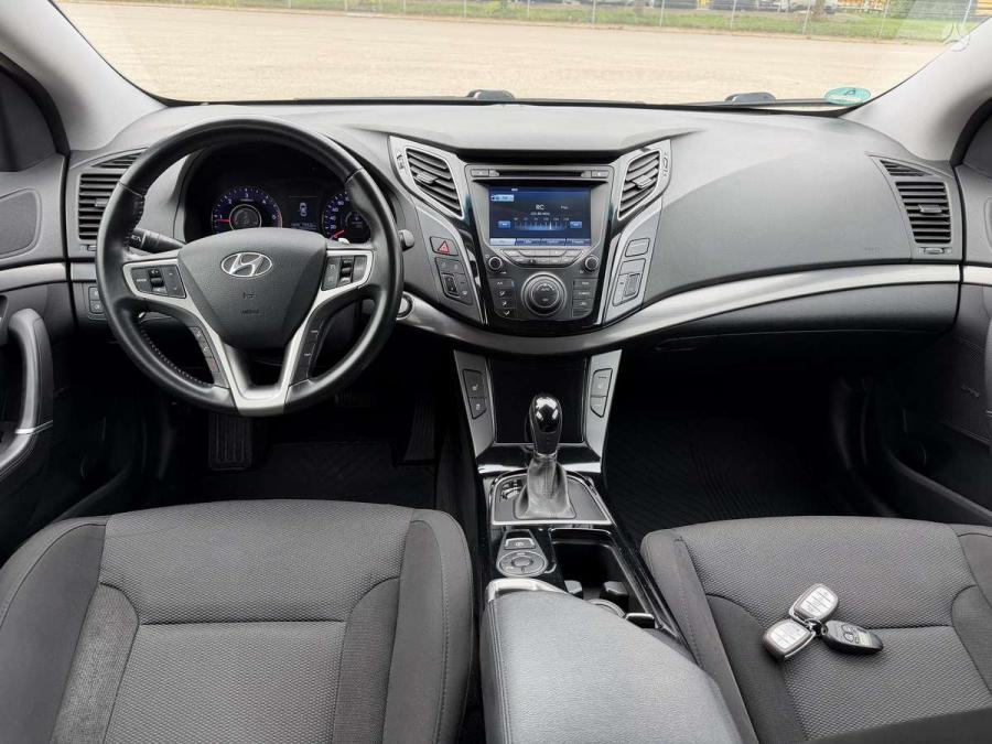 Pelēks Hyundai i40 2013 Marijampole, ar dzinēja tilpumu 1.70 L un nobraukumu 257 tūkst. km par 4950 €, foto 16 vietnē AUTOMOTO.COM.LV