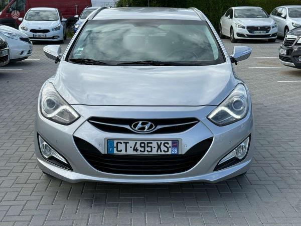 Grey Hyundai i40 2013 in Taurage, with an engine capacity of 1.69 L and mileage of 300 thousand km for 3900 €, photo 1 on AUTOMOTO.COM.LV