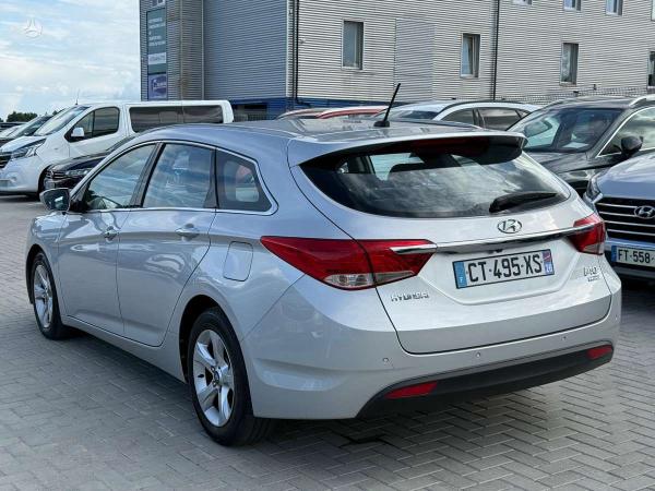 Grey Hyundai i40 2013 in Taurage, with an engine capacity of 1.69 L and mileage of 300 thousand km for 3900 €, photo 6 on AUTOMOTO.COM.LV