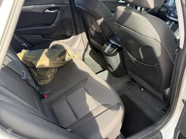 Grey Hyundai i40 2013 in Taurage, with an engine capacity of 1.69 L and mileage of 300 thousand km for 3900 €, photo 8 on AUTOMOTO.COM.LV
