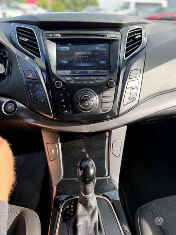 Grey Hyundai i40 2013 in Taurage, with an engine capacity of 1.69 L and mileage of 300 thousand km for 3900 €, photo 9 on AUTOMOTO.COM.LV