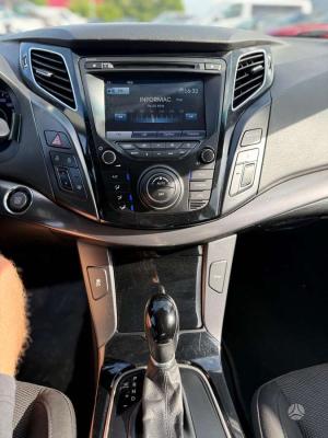 Grey Hyundai i40 2013 in Taurage, with an engine capacity of 1.69 L and mileage of 300 thousand km for 3900 €, photo 10 on AUTOMOTO.COM.LV