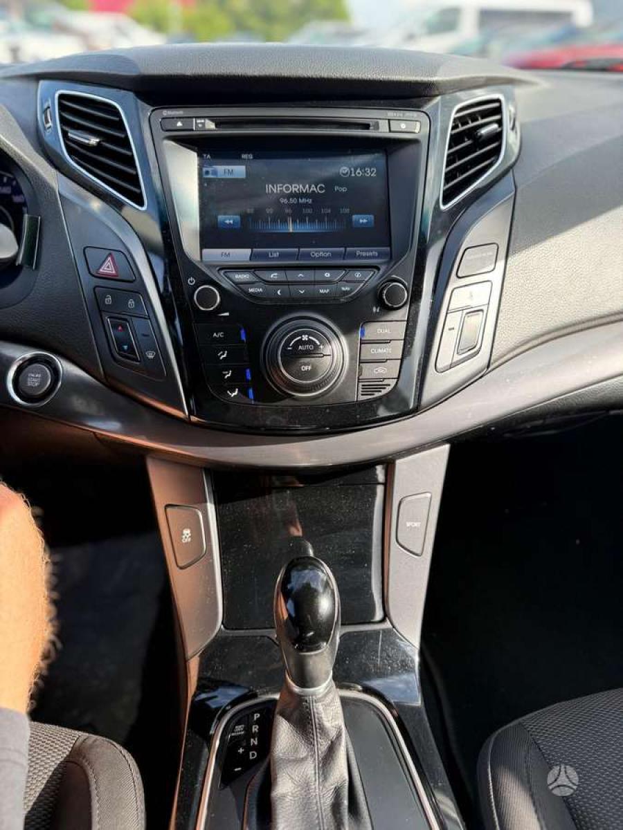 Grey Hyundai i40 2013 in Taurage, with an engine capacity of 1.69 L and mileage of 300 thousand km for 3900 €, photo 10 on AUTOMOTO.COM.LV