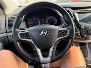 Grey Hyundai i40 2013 in Taurage, with an engine capacity of 1.69 L and mileage of 300 thousand km for 3900 €, photo 12 on AUTOMOTO.COM.LV