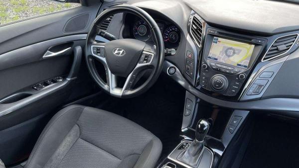 Pelēks Hyundai i40 2013 Marijampole, ar dzinēja tilpumu 1.69 L un nobraukumu 266 tūkst. km par 5290 €, foto 2 vietnē AUTOMOTO.COM.LV