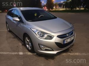 Grey Hyundai i40 2013 in Riga, with an engine capacity of 1.70 L and mileage of 290 thousand km for 4500 €, photo 4 on AUTOMOTO.COM.LV