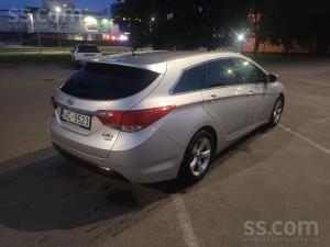 Grey Hyundai i40 2013 in Riga, with an engine capacity of 1.70 L and mileage of 290 thousand km for 4500 €, photo 6 on AUTOMOTO.COM.LV