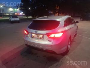 Grey Hyundai i40 2013 in Riga, with an engine capacity of 1.70 L and mileage of 290 thousand km for 4500 €, photo 7 on AUTOMOTO.COM.LV