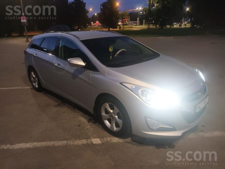 Grey Hyundai i40 2013 in Riga, with an engine capacity of 1.70 L and mileage of 290 thousand km for 4500 €, photo 10 on AUTOMOTO.COM.LV