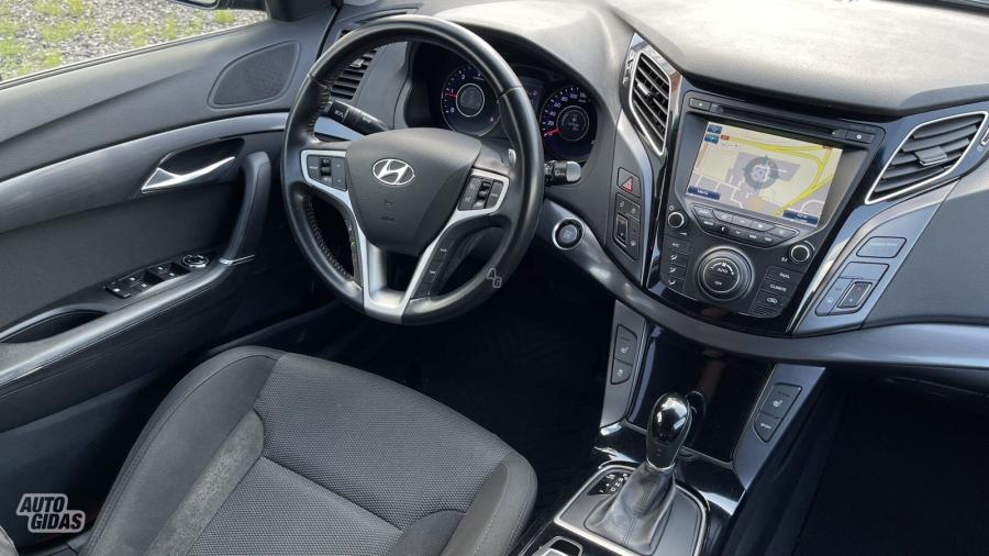 Pelēks Hyundai i40 2013 Marijampole, ar dzinēja tilpumu 1.70 L un nobraukumu 266 tūkst. km par 5290 €, foto 3 vietnē AUTOMOTO.COM.LV