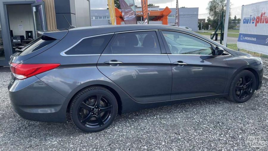 Pelēks Hyundai i40 2013 Marijampole, ar dzinēja tilpumu 1.70 L un nobraukumu 266 tūkst. km par 5290 €, foto 8 vietnē AUTOMOTO.COM.LV