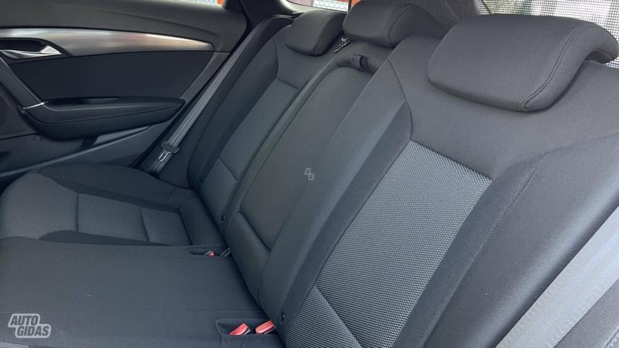 Pelēks Hyundai i40 2013 Marijampole, ar dzinēja tilpumu 1.70 L un nobraukumu 266 tūkst. km par 5290 €, foto 20 vietnē AUTOMOTO.COM.LV