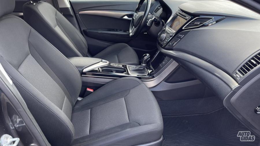 Pelēks Hyundai i40 2013 Marijampole, ar dzinēja tilpumu 1.70 L un nobraukumu 266 tūkst. km par 5290 €, foto 22 vietnē AUTOMOTO.COM.LV