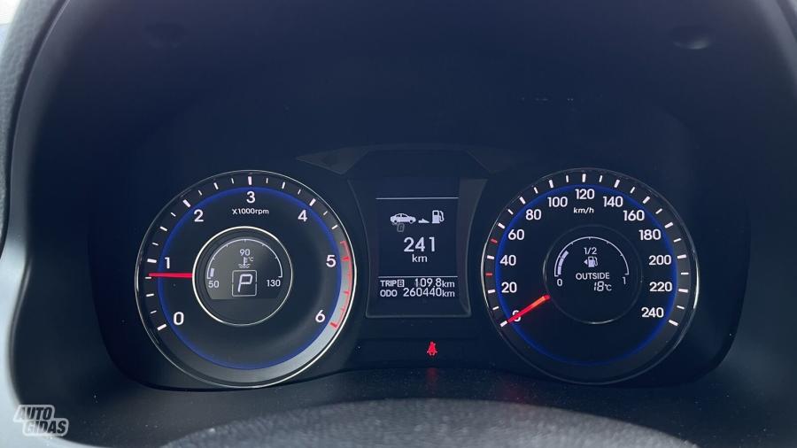Pelēks Hyundai i40 2013 Marijampole, ar dzinēja tilpumu 1.70 L un nobraukumu 266 tūkst. km par 5290 €, foto 28 vietnē AUTOMOTO.COM.LV